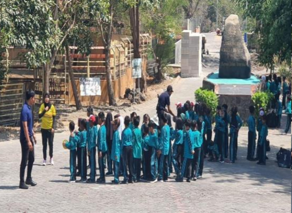 Unesa Dorong Literasi Lingkungan Sejak Dini Lewat Program Merdeka ...